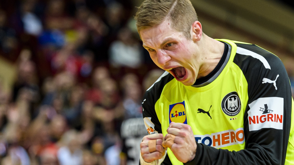 Handball-WM: Torwart Joel Birlehm hält den Sieg gegen Serbien fest