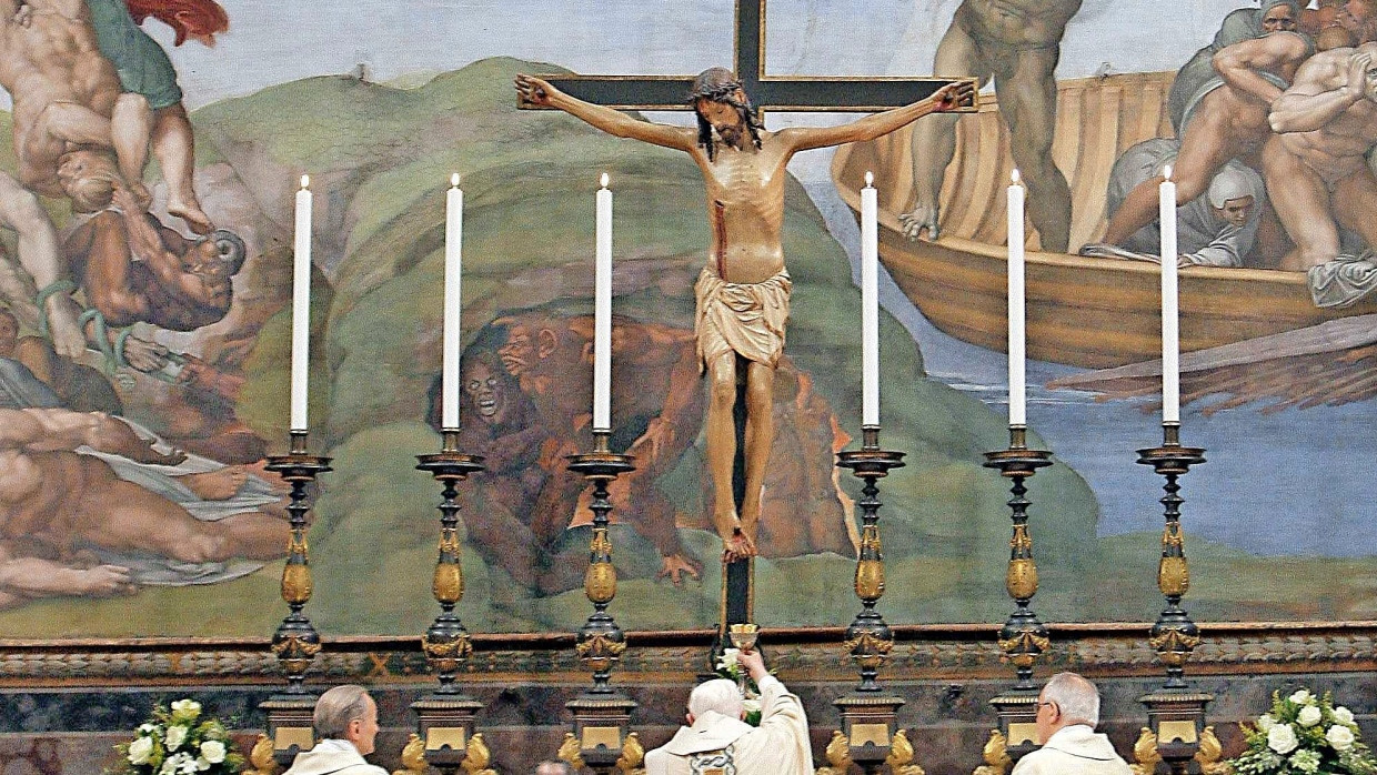 Fresken in der Sixtinischen Kapelle liturgisch falsch ausgerichtet